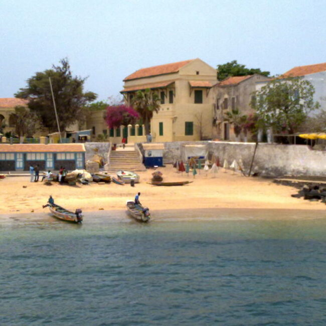 Île de Gorée : Un sanctuaire de mémoire et de réconciliation - Libula